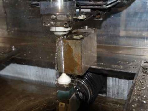 Schleifarbeiten, CNC-Fräsen, Drahterodieren: Ronald Menz Erodiertechnik